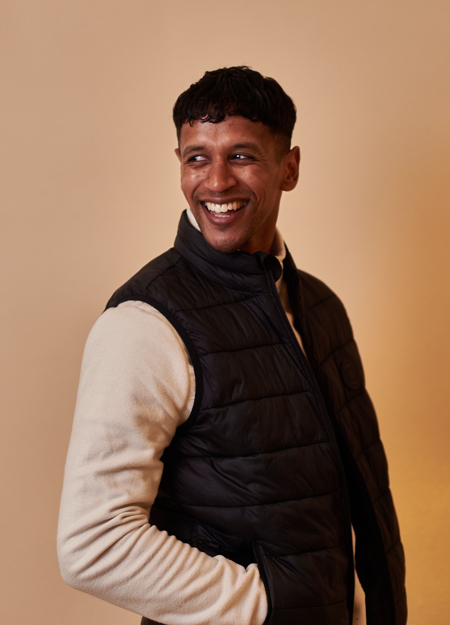 Ghino Girbaran – Into The World Management